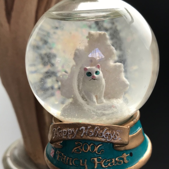Fancy Feast | Holiday | 206 Fancy Feast Snow Globe Collectible ...